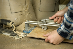 News article: Free tools and suits for veterans